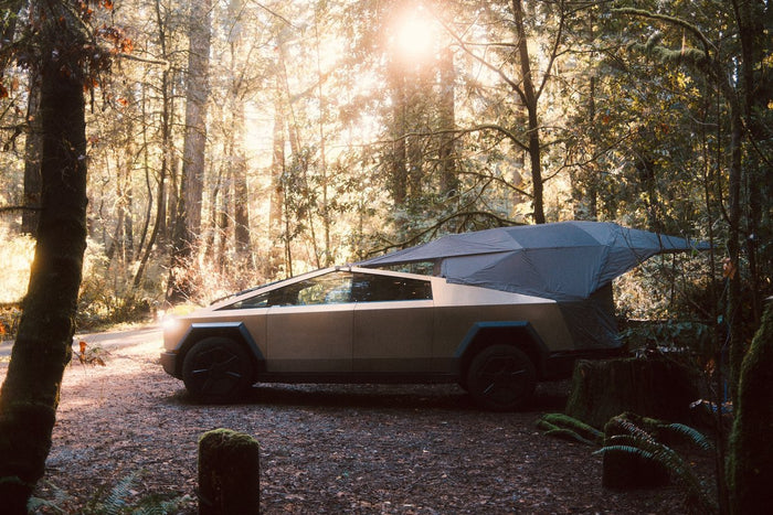 Cybertruck Powershare: 9.6 kW for Camping & Off-Grid Power