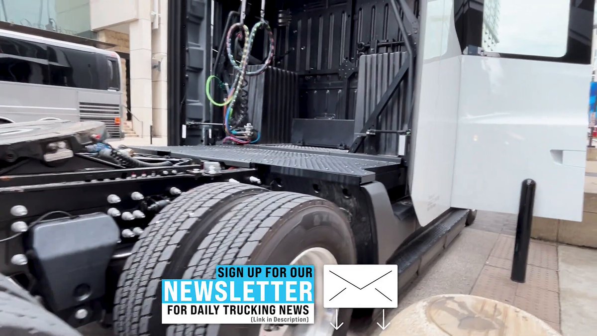 Tesla Semi Interior Reviewed: Dual 16" Screens and Ergonomics Impress