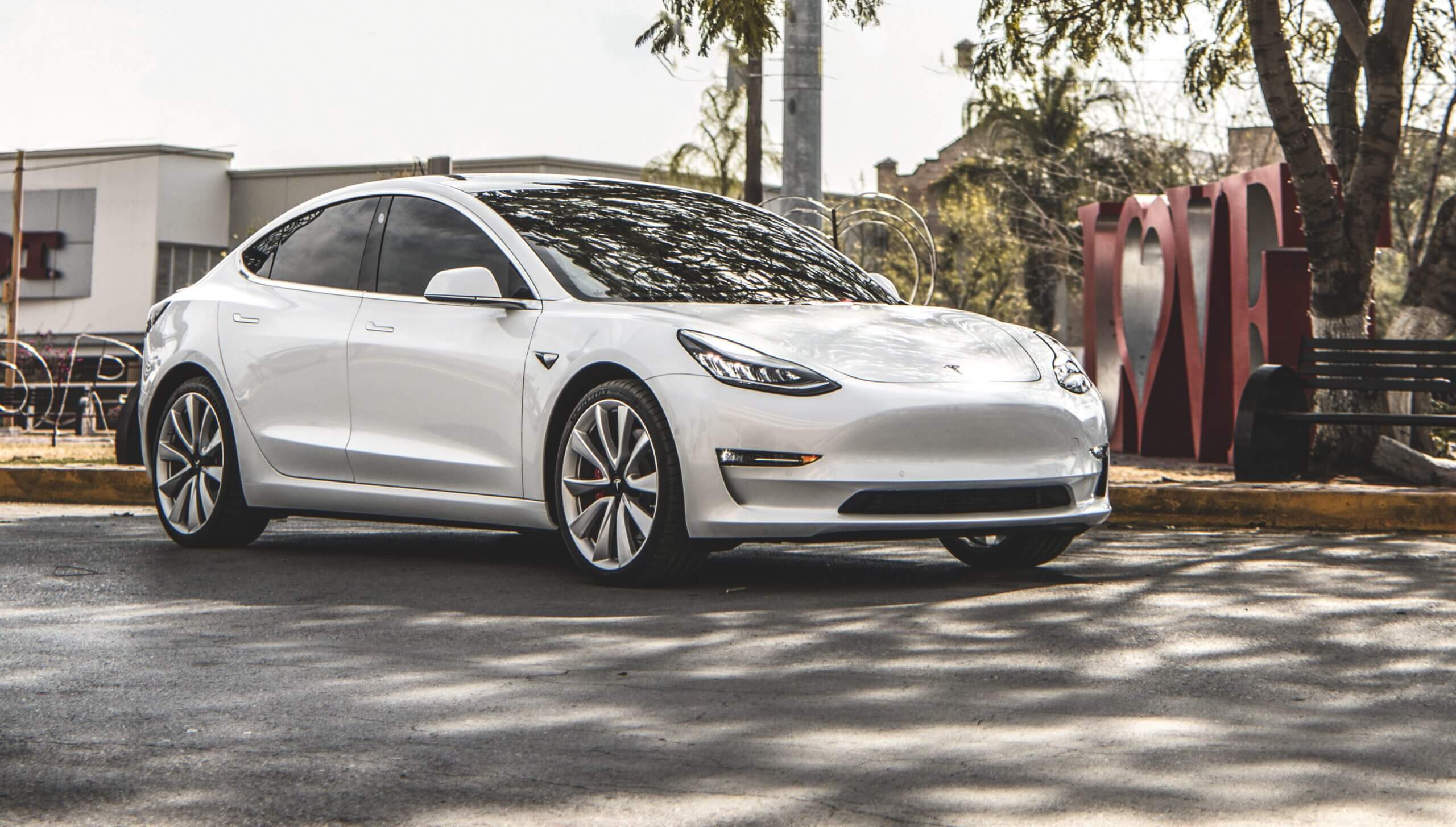 05-04-2020 Tesla Daily Briefing-Tesla is getting paid record amounts t